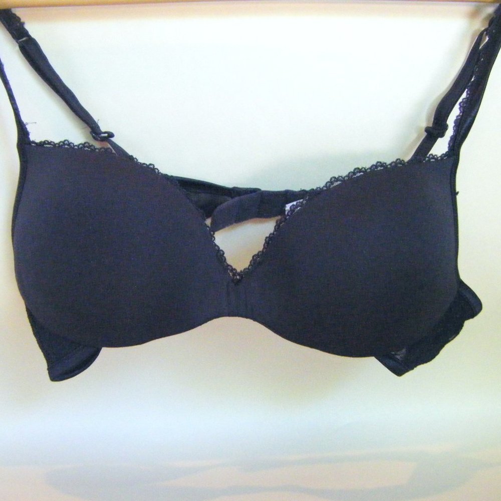 Classic Black Push Up Plunge Bra W/Mesh Size 32a - Gem